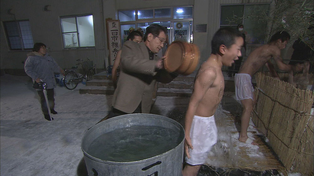 八郎潟町 一日市裸参り | えび☆ステ